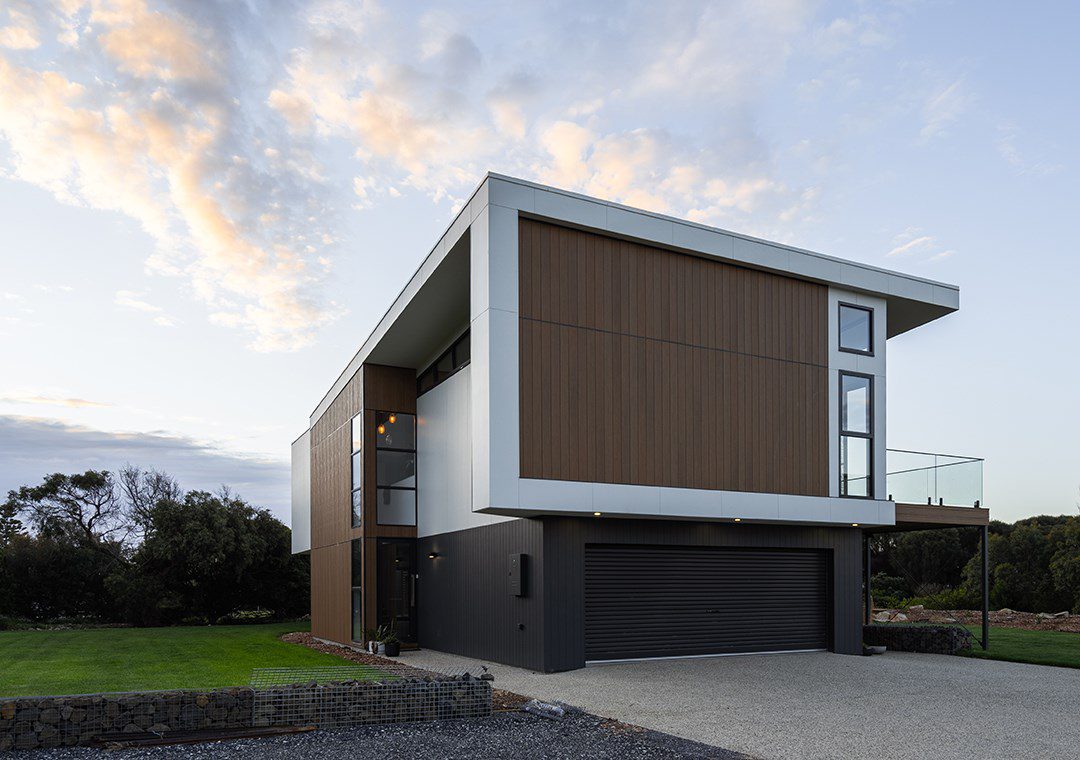 Familiar Territory in The Aisling House, Tasmania | Cemintel