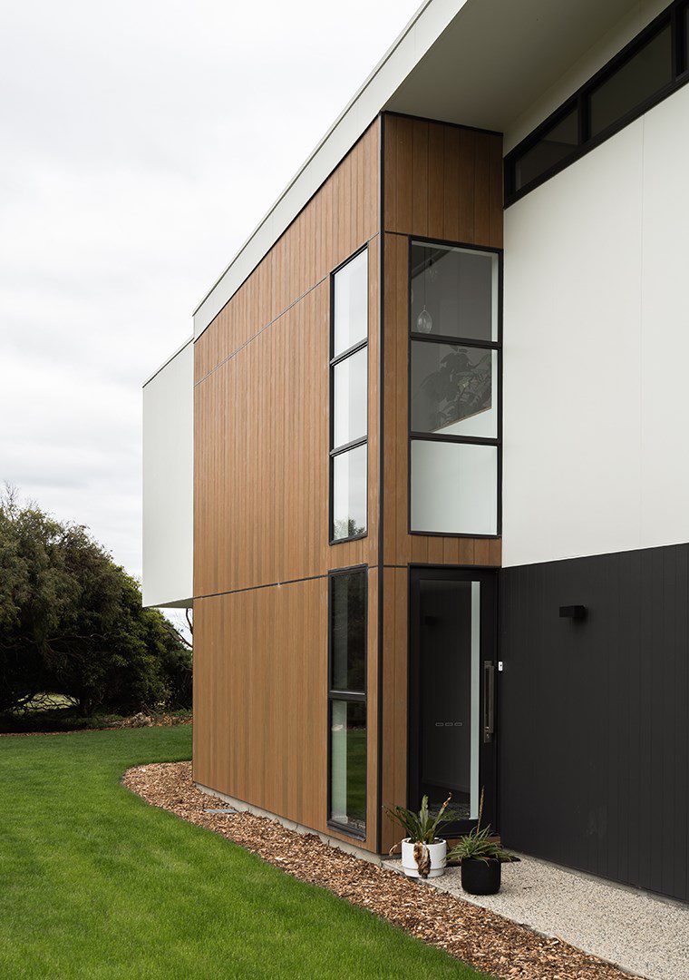 Familiar Territory in The Aisling House, Tasmania | Cemintel